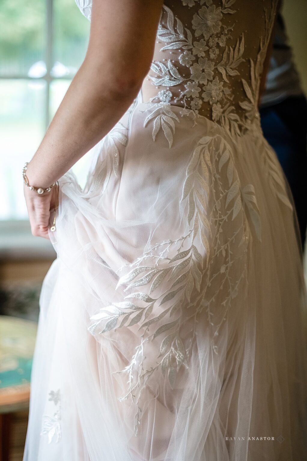 Fountain Point Resort Wedding on Lake Leelanau | Alyse & Nick - Rayan ...